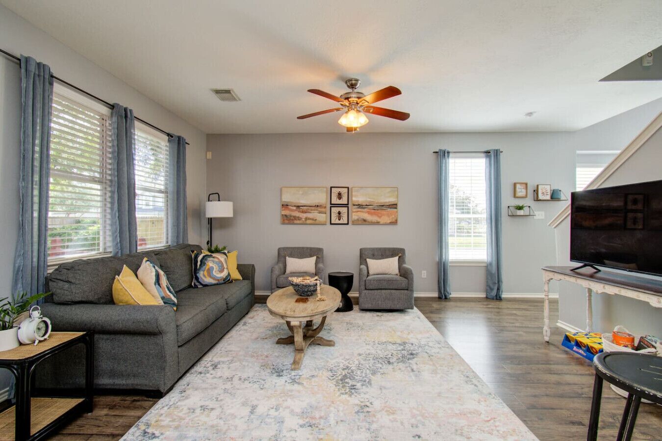 Family Home With Private Backyard And Garage! - League City, TX