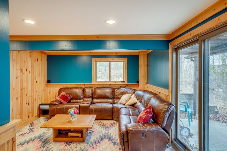Hunter Mountain Home W/ Game Room: 1 Mi To Skiing! - Phoenicia, NY
