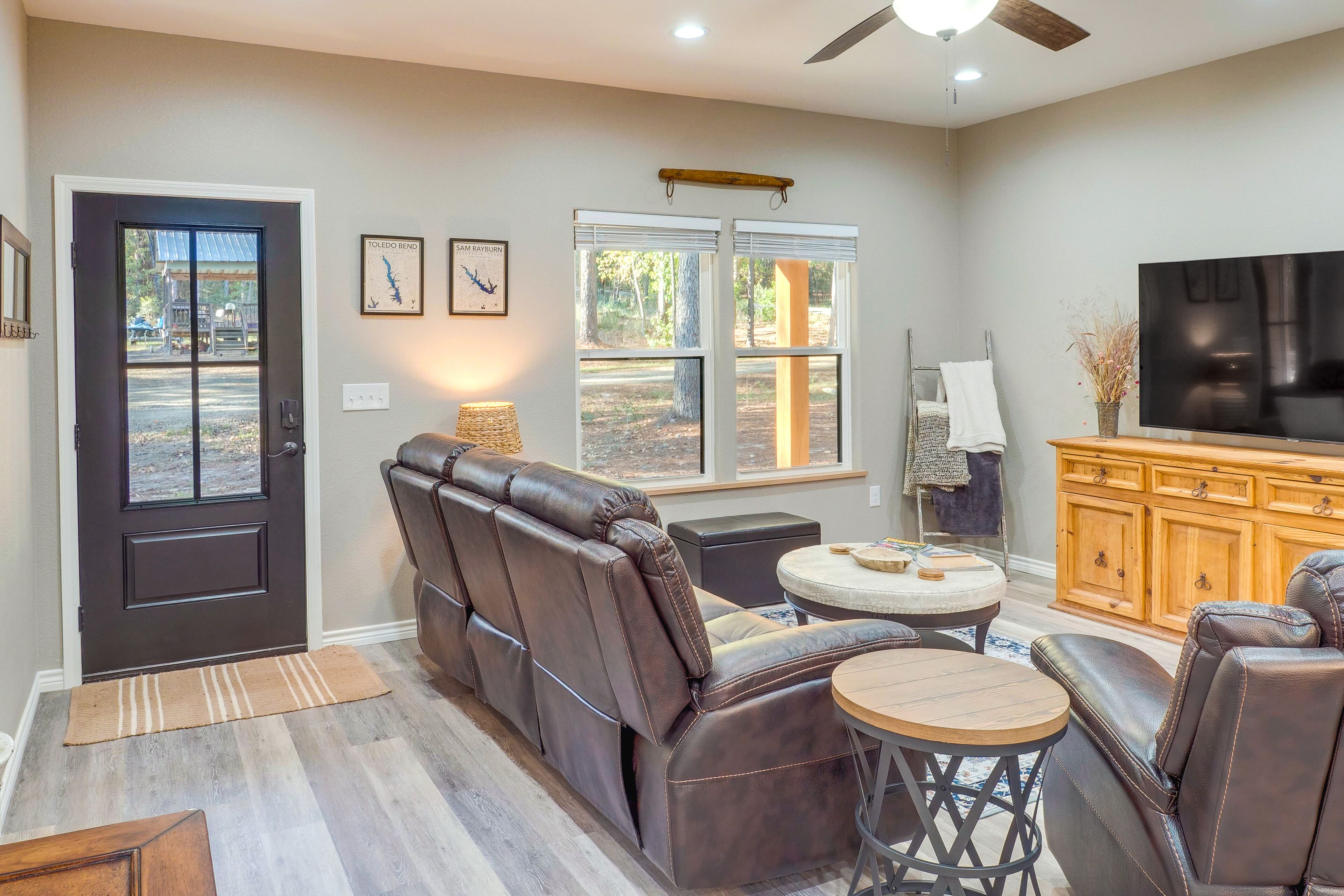 5 Mi To Lake! Home W/ Boat Parking & Pool Access - Toledo Bend Reservoir