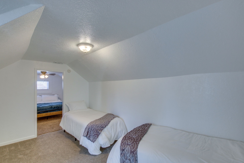Convenient Logan Apartment - 1 Block To Town! - Logan, UT