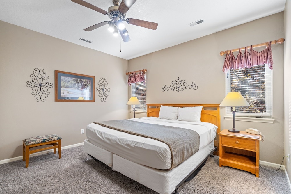 Private 2-Bedroom Condo in Gated Community at StoneBridge Village ...