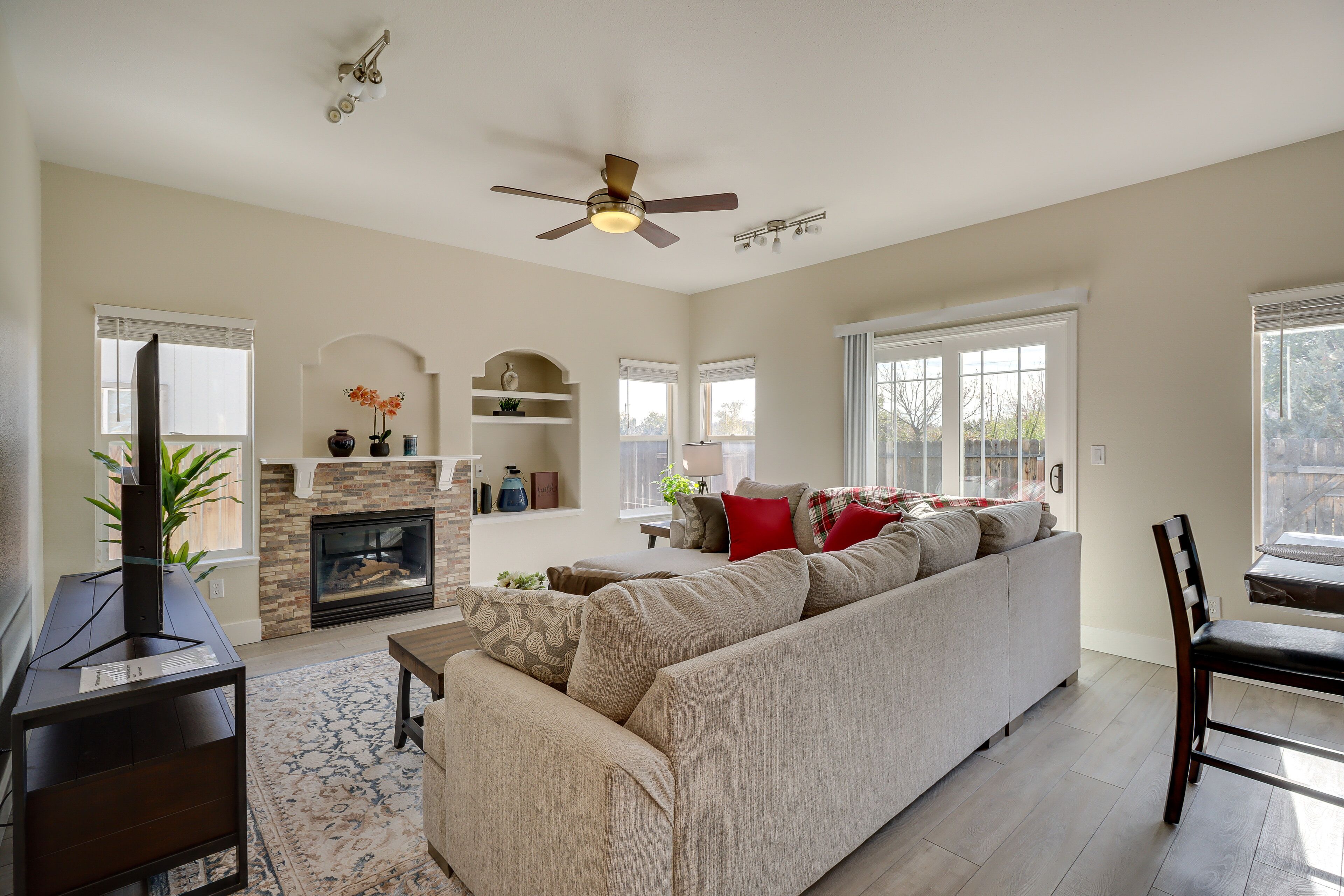 4 Mi To Downtown Reno: Family Retreat W/ Fireplace - Reno, NV