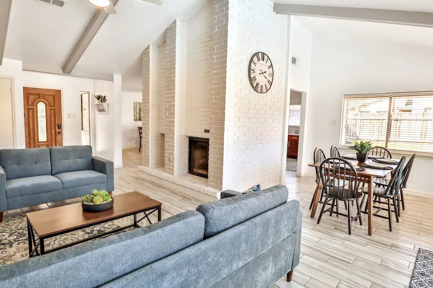 San Antonio Escape. Close To Lackland, Seaworld, Fiesta Texas, And Riverwalk - San Antonio, TX