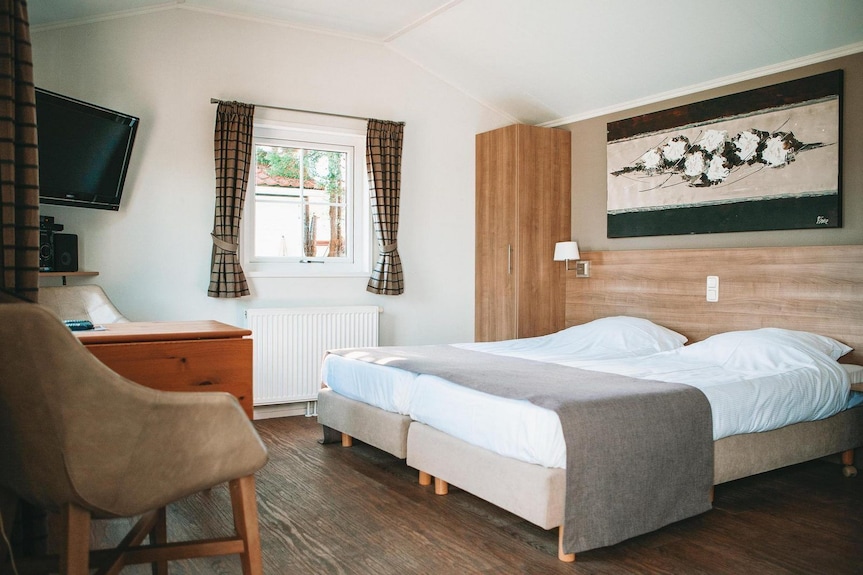 Stay In A Luxurious 2-person Hotel Chalet On The Veluwe, With Comfortable Amenities, Free Wi-fi, And The Option To Add A Delicious Breakfast. - Putten