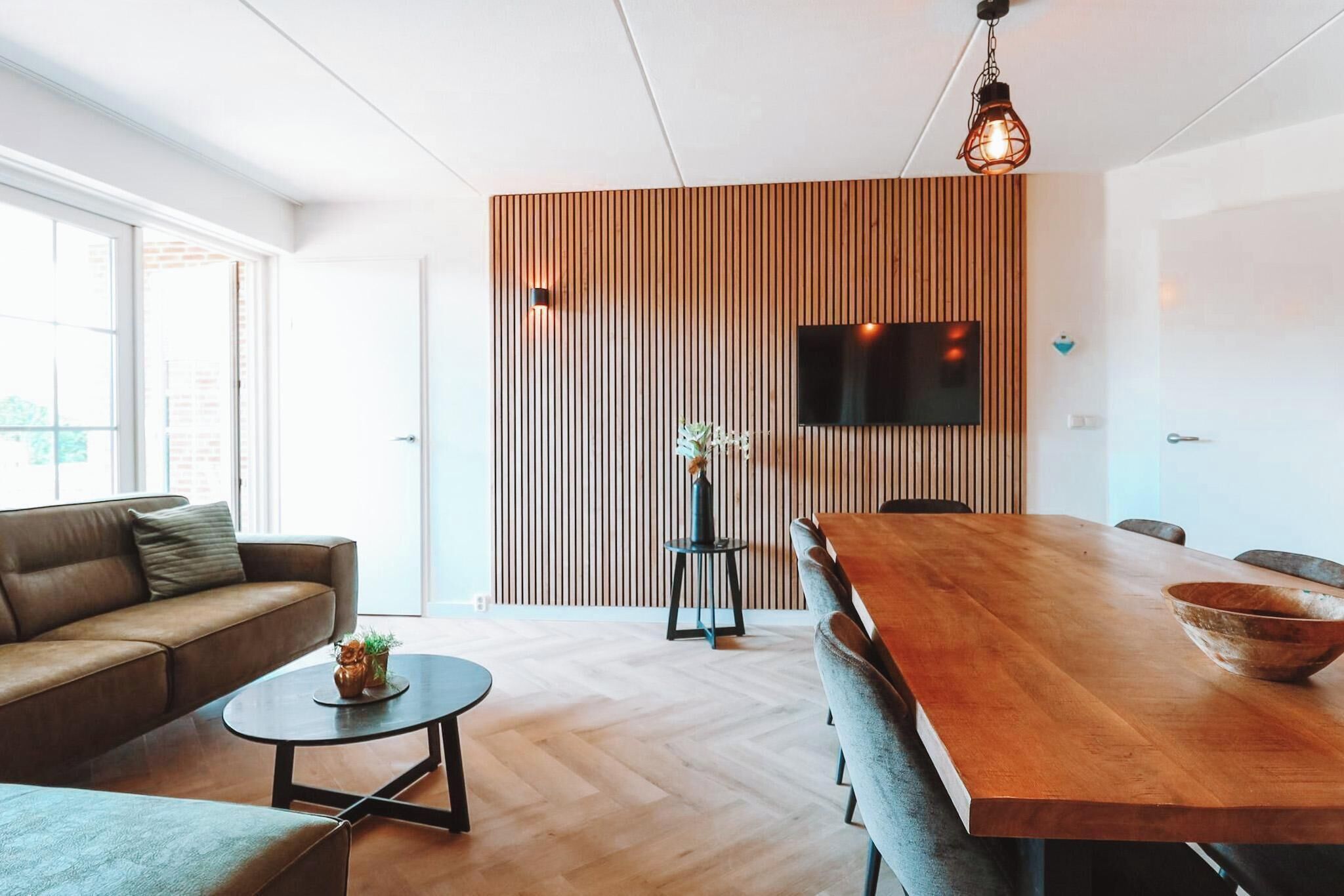 8-persoons Bungalow Met 4 Slaapkamers, Overdekt Terras & Autovrij Deel. Geniet Van Comfort Op De Boshoek, Midden Op De Veluwe. - Barneveld