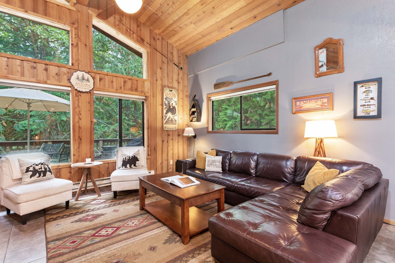 Big Mountain Cabin, Great Deck, Hot Tub / Pool / Sauna, Sleeps 8! - Whitefish, MT