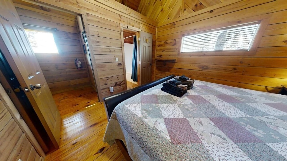 Chelle's Sanctuary 2 Bedroom Cabin By Redawning - Walland, TN