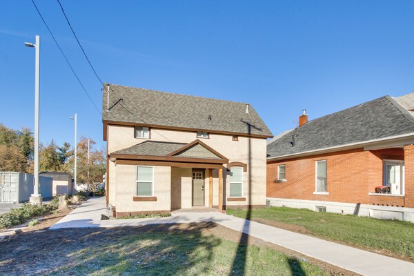 Stylish Logan Retreat W/ Smart Tv + Central A/c! - Logan, UT