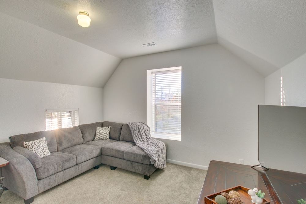 Convenient Logan Apartment - 1 Block To Town! - Logan, UT