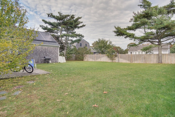 1 Mi To Windmill Beach: Cape Cod Couples Retreat - Cape Cod Inflatable Park, West Yarmouth