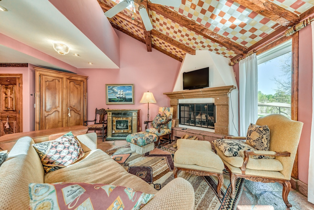 Cloudcroft Home W/ Fireplace Near Downtown! - Cloudcroft, NM