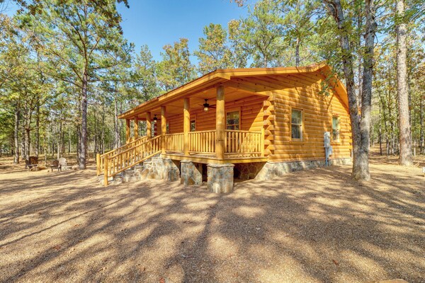 Tumbling Shoals Cabin Near Greers Ferry Lake! - Heber Springs, AR