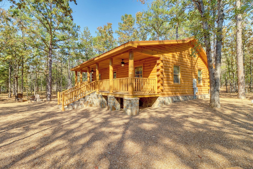 Tumbling Shoals Cabin Near Greers Ferry Lake! - Heber Springs, AR