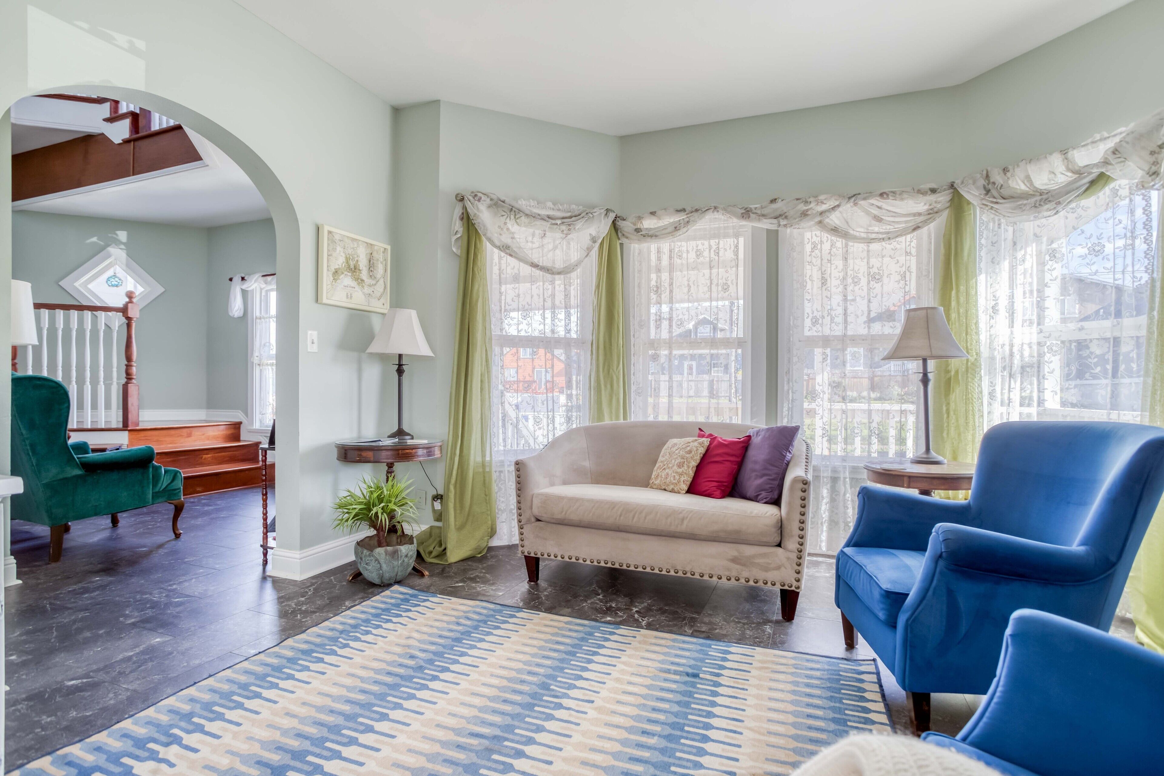 Nye Beach 3-story Victorian Has Ocean Views,  Beach Nearby, Two Bedrooms - Newport, OR