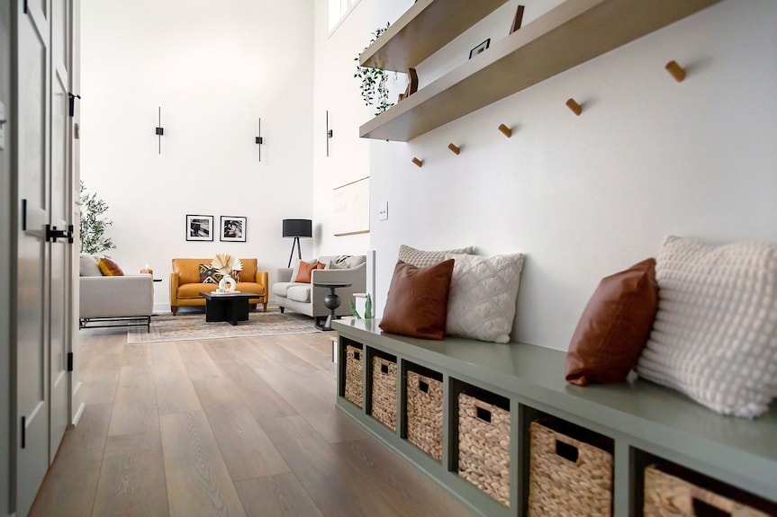 Trail Town Villa - Direct Trail Access Sleeps 12 - 벤턴빌