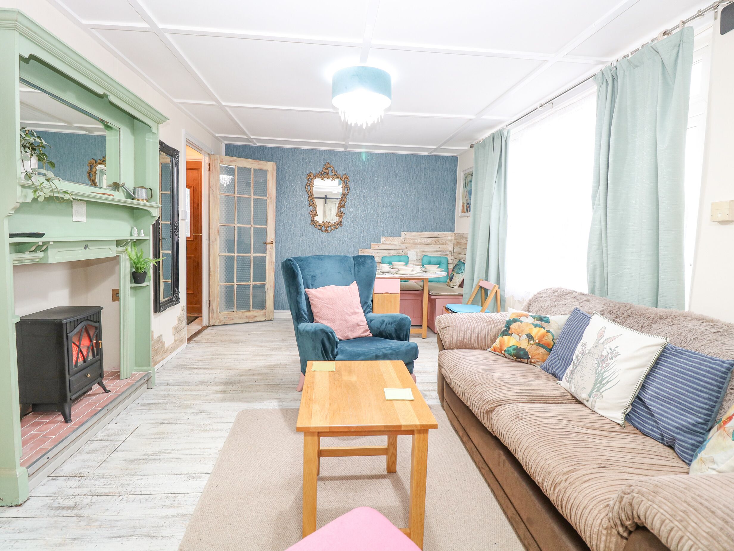White Rabbit, Cross Lane, Pet Friendly In Eccles-on-sea - Sea Palling