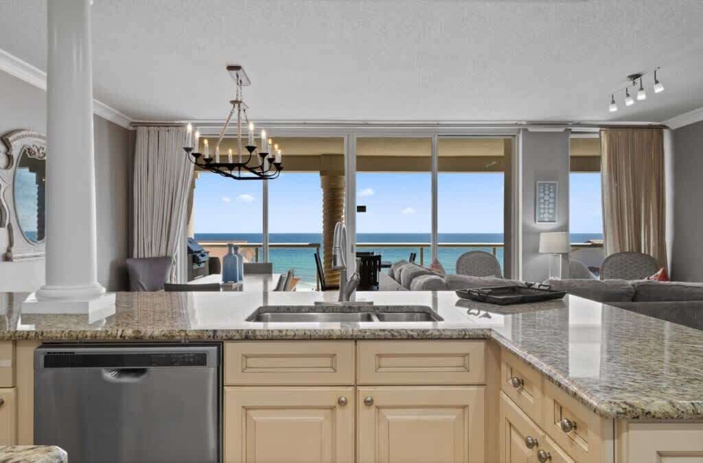 Beach Club 403 - 𝑺𝒂𝒍𝒕𝒚 𝑺𝒌𝒚𝒍𝒊𝒏𝒆 - Gulf Breeze, FL