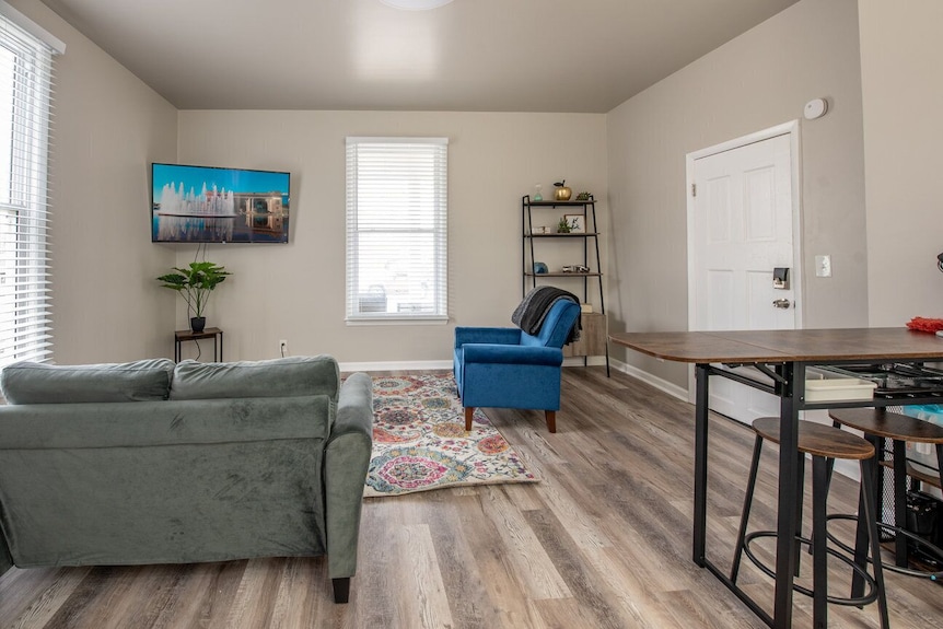 Nestled In The Heart Of Downtown Smithville, Mo - Smithville, MO