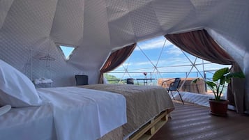 Cabana de Madeira Deluxe | Minibar, com decoração personalizada, com mobília individualizada