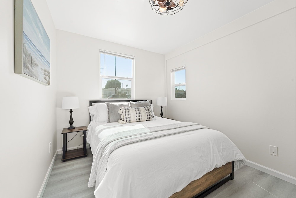 Gorgeous Beach Villa -- Ocean Views + Sleeps 12! - San Diego, CA