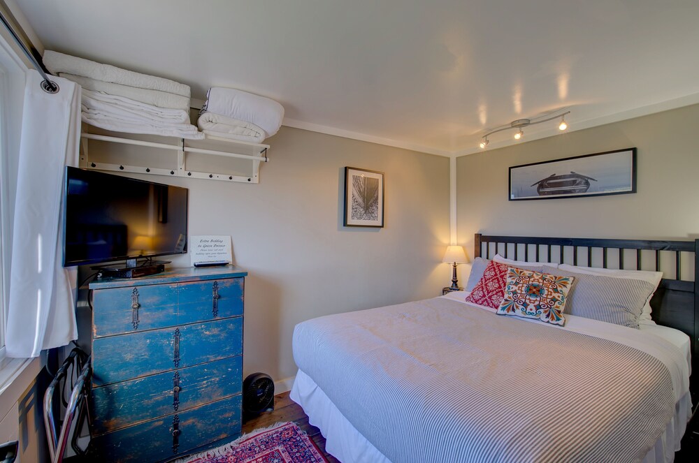 The Akari Bungalow #5 - Long Beach, WA