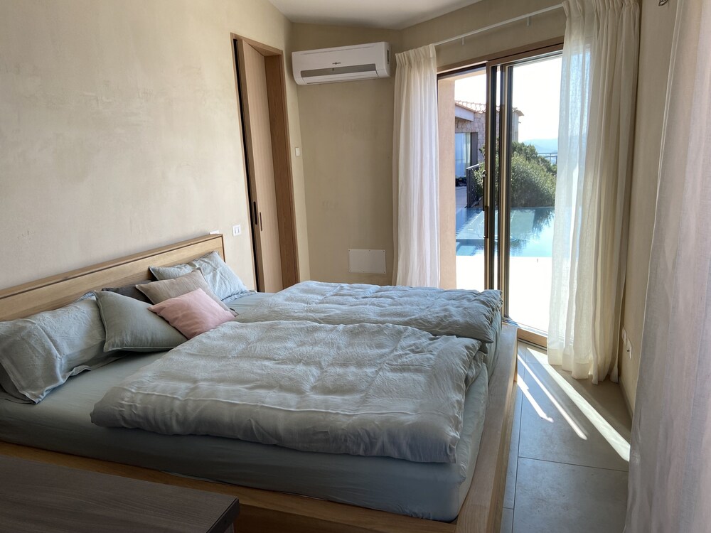 A Domus of frescha construction, designed down to the smallest detail ...