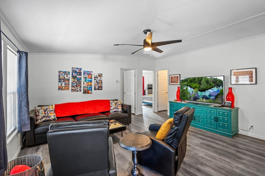 Water Slide, Swim Mat, Kayaks! Pet Friendly - Retro Weeki Wachee River! - Spring Hill, FL