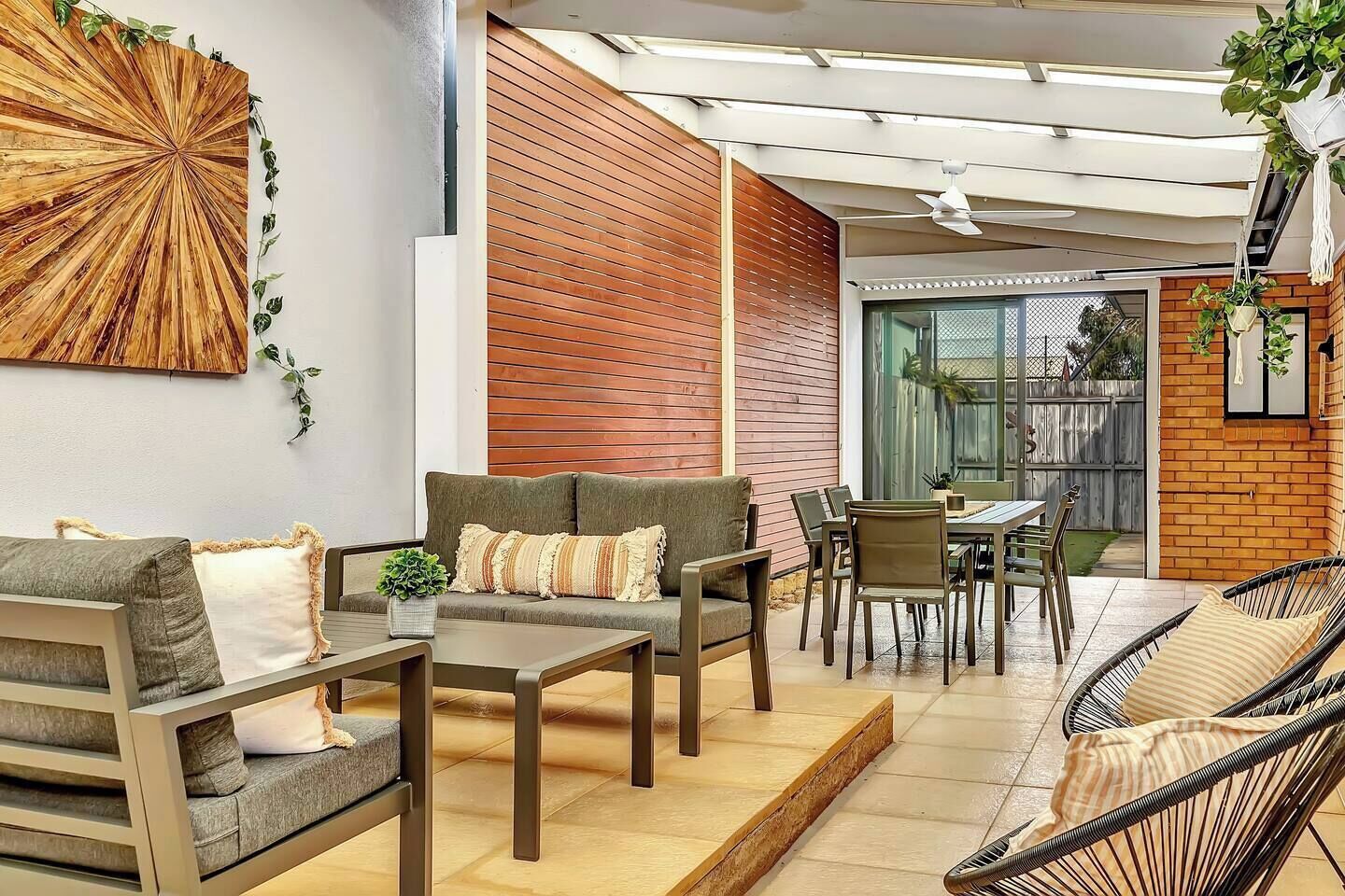 Breezy B On The Esplanade With Direct Beach Access - Adelaide