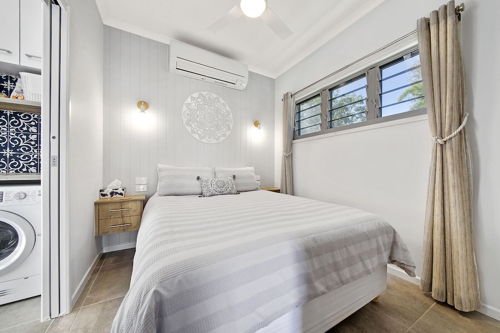 Modern Luxury Studio - Emu Park