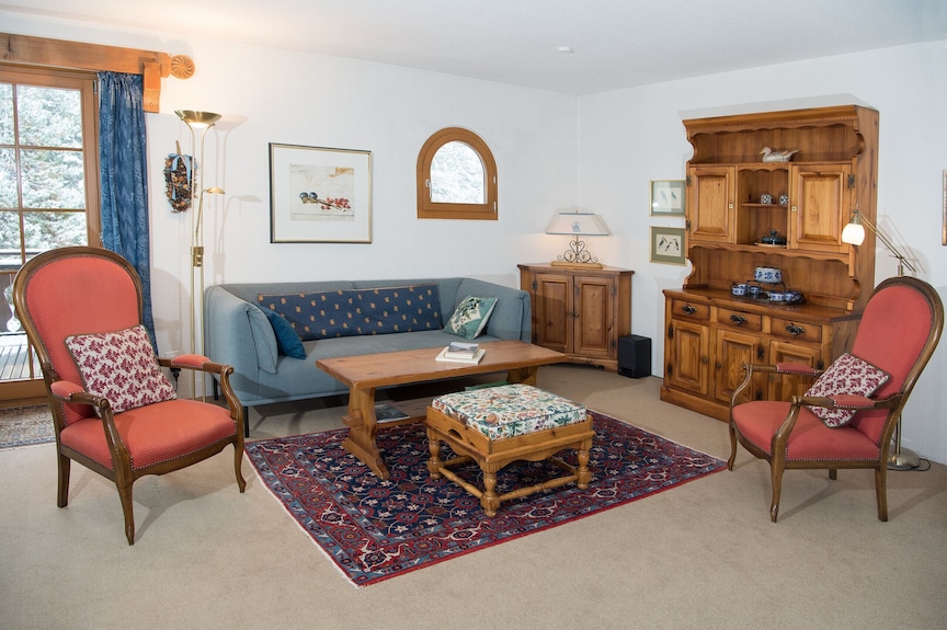 Apartment With Ski-in/ski-out Access And Fireplace - Valbella