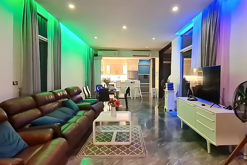 Bm Poolvilla Pattaya 4br 14-18guests, 2 Floors, Bbq, Jacuzzipool,5mins To Beach\n - Pattaya City