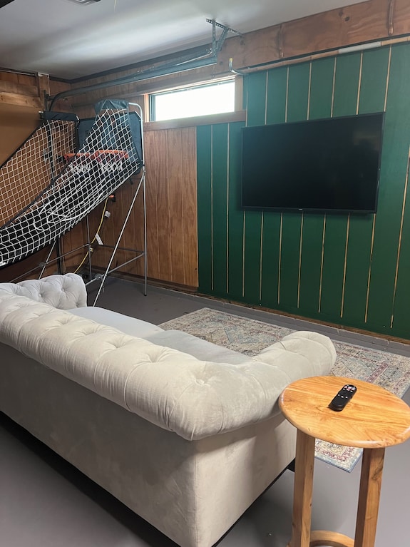 Welcome To Orlando's Chic Cabin! King Bed, Fireplace, Sauna, Hot Tub, Games - Florida