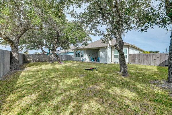 Charming Fulton Retreat < 1 Mi To Ocean & Pier! - Bayside, TX