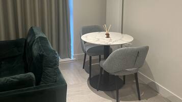 Apartamento, 1 cama queen-size | Interior