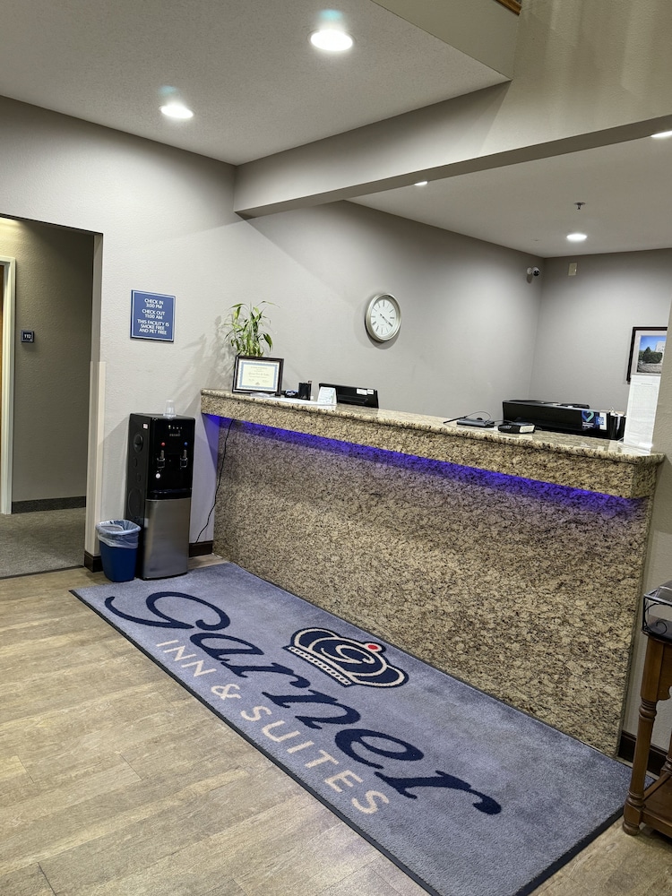 Garner Inn & Suites - Clear Lake, IA