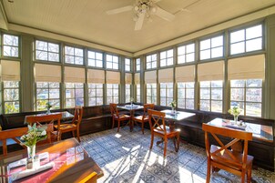 Pequeno-almoço continental diário incluído 