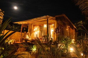 Bangalô luxo | 1 quarto, cofres nos quartos, cortinas blackout