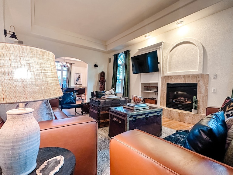 5br Lux Family Getaway: Ski, Hot Tub, Pool & Poker - 골든