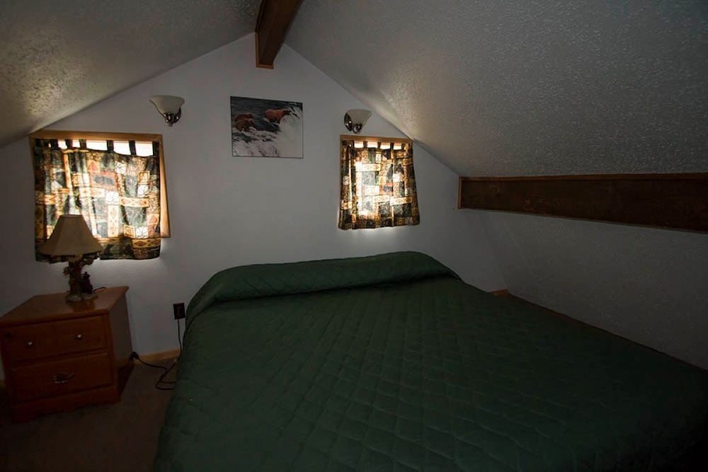 Located On The River, Facing The Mountains - Red River, NM