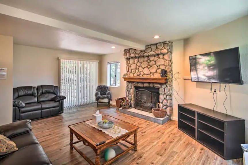 Peaceful 5-bedroom Cabin- 2 Miles To Lake Gregory - Lake Gregory Regional Park, CA