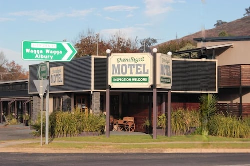 Gundagai Accommodation with Pool: AU$146 Hotels with Private Pool | Wotif