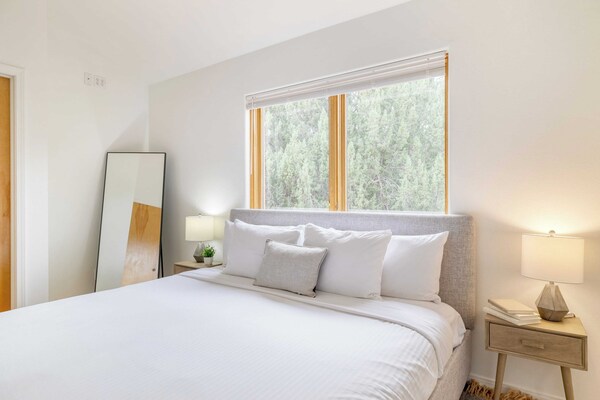 Sedona Sunrise By Avantstay Majestic Red Rocks Views~walk To Jordan Trailhead~peloton Bike~hot Tub~wifi - Sedona, AZ