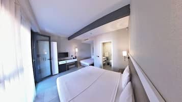 Quarto quádruplo standard, banheiro privativo, vista para o mar | 1 quarto, roupas de cama premium, frigobar, cofres nos quartos