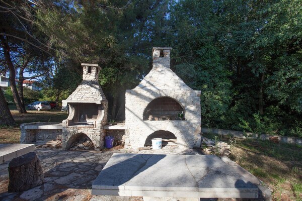 Apartments And Room Agata - Pula