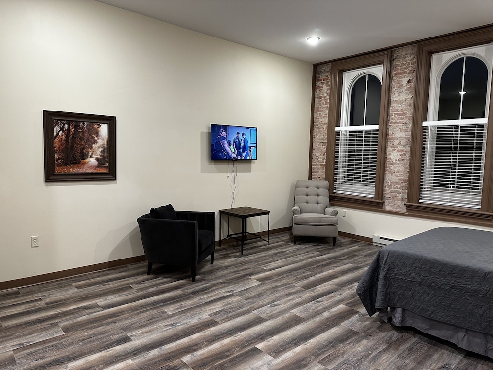 Cozy 1 Bedroom Apartment Located In Beautiful Downtown New Ulm Mn. - New Ulm, MN