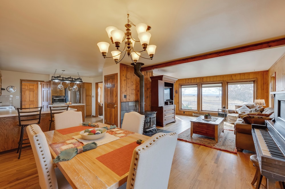 Charming Country Home In Laramie - 4 Mi To Uw! - Laramie, WY