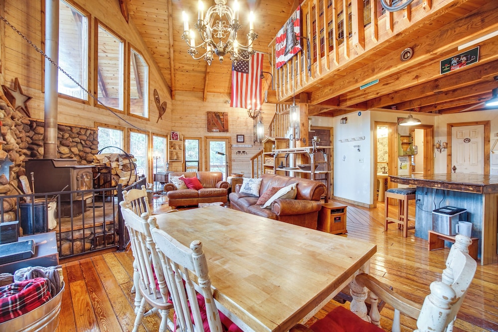 Tree-lined Mccall Cabin: Walk To Payette River! - McCall, ID