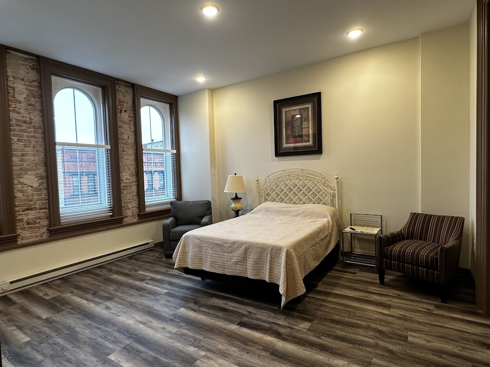 Cozy 1 Bedroom Apartment Located In Beautiful Downtown New Ulm - New Ulm, MN