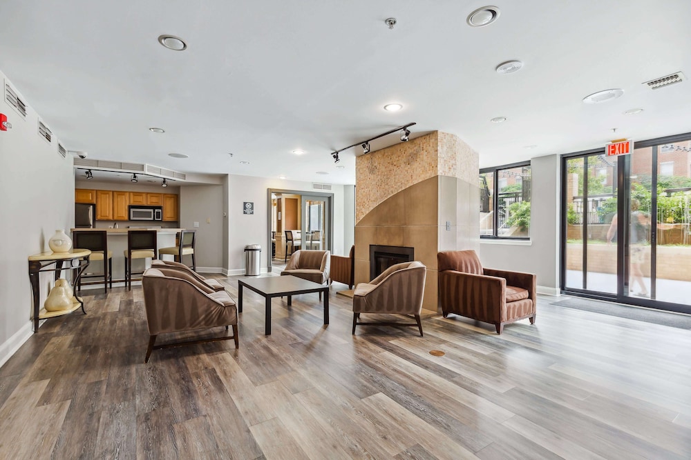 2br Luxury City Suite With Gym & Pool - Marymount University, Arlington