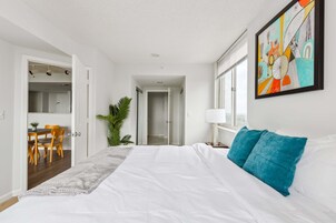 Apartamento conforto | 2 quartos, roupas de cama premium, ferros/tábuas de passar roupa